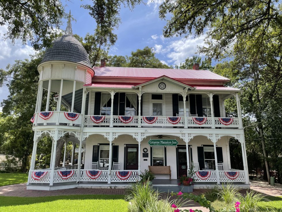 Gruene Mansion Inn in New Braunfels, TX: A Historic Getaway